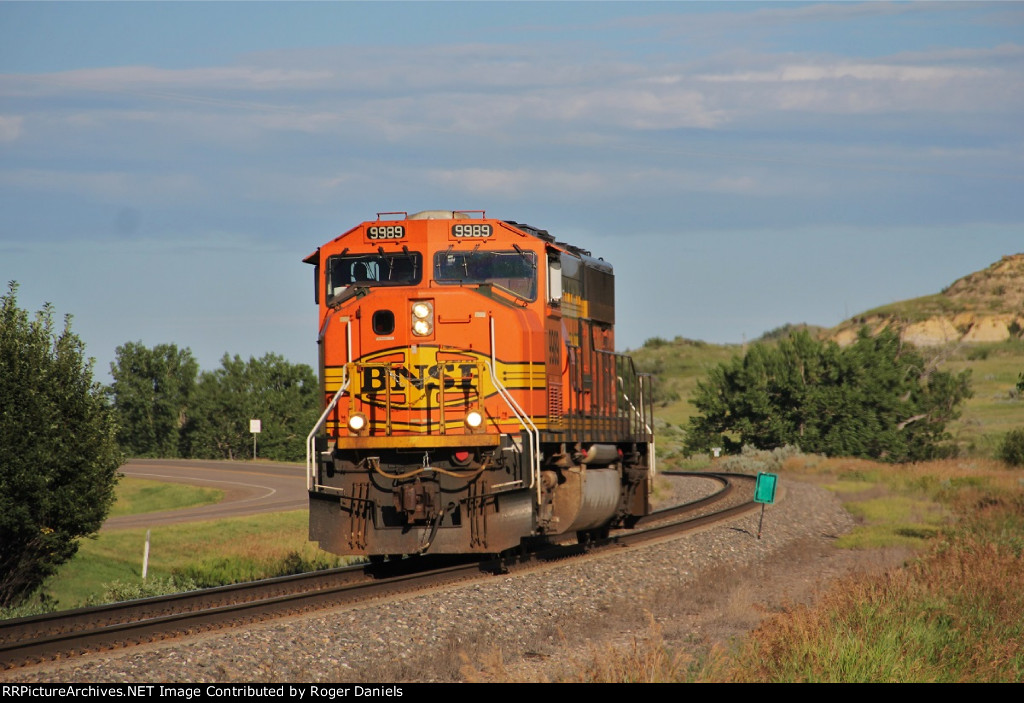 BNSF 9989